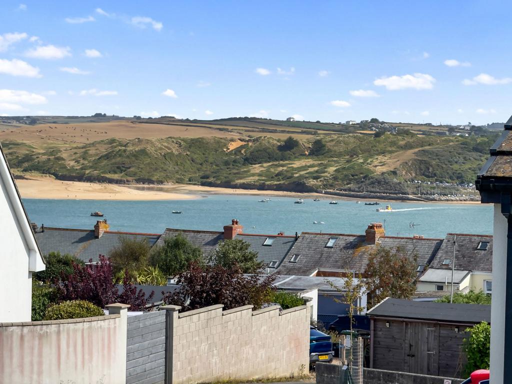 Padstow, PL28 8 2 bed semi-detached house - £299,000
