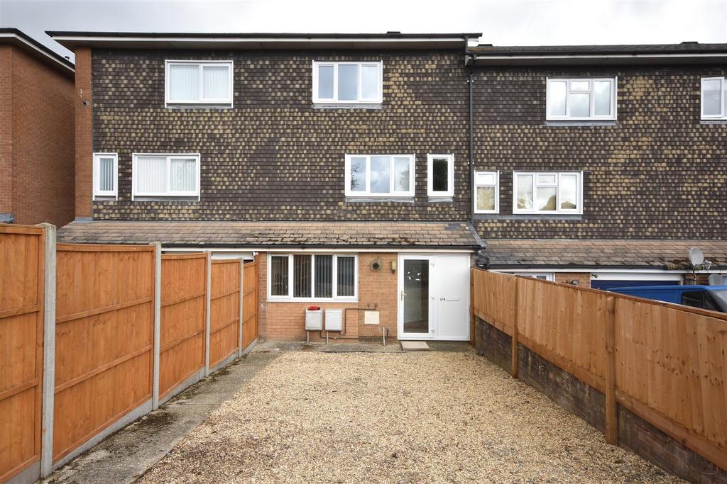 Melrose Walk, Basingstoke RG24 2 bed maisonette - £180,000