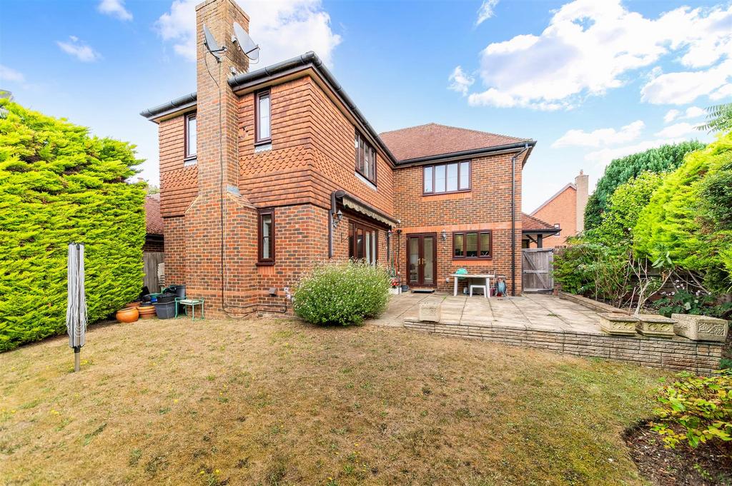 Fir Tree Road, Banstead 4 bed detached house for sale - £900,000