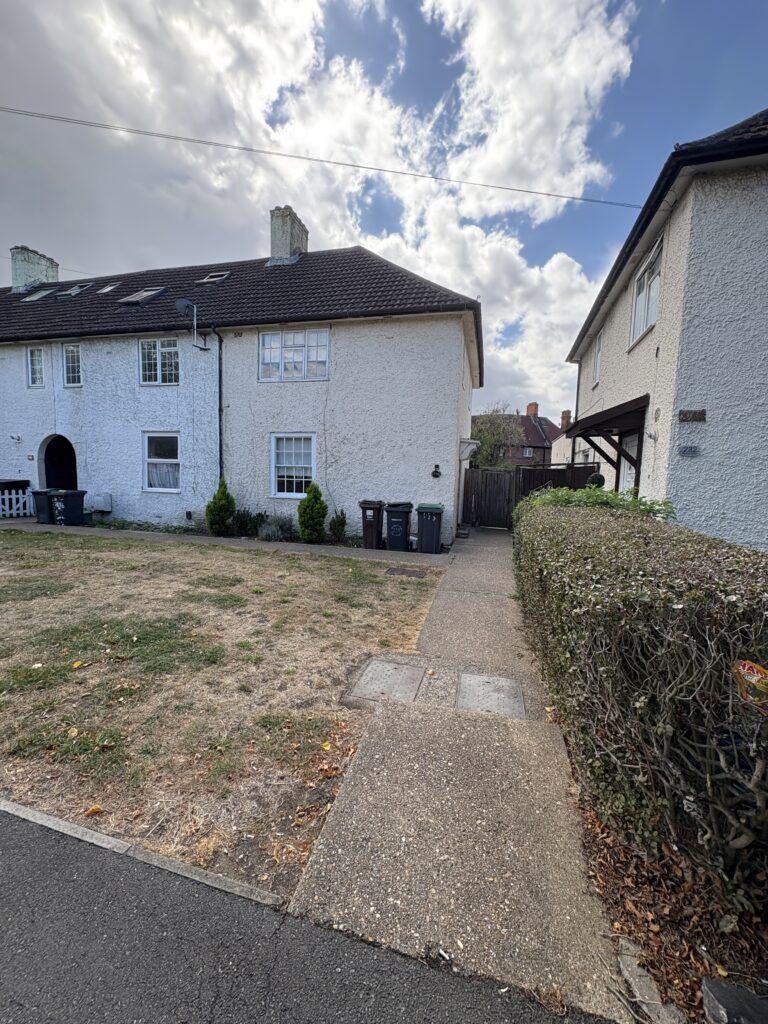 3 Bedroom House – The Roundway... 3 bed end of terrace house - £500,000