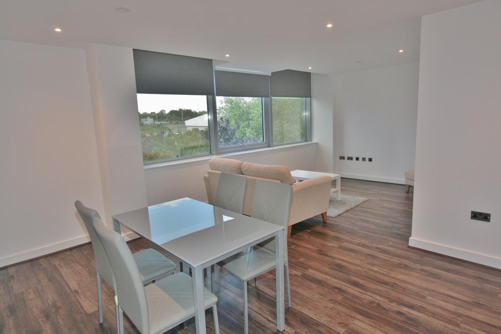 Churchill Place, Churchill Way... 2 bed flat - £1,350 pcm (£312 pw)