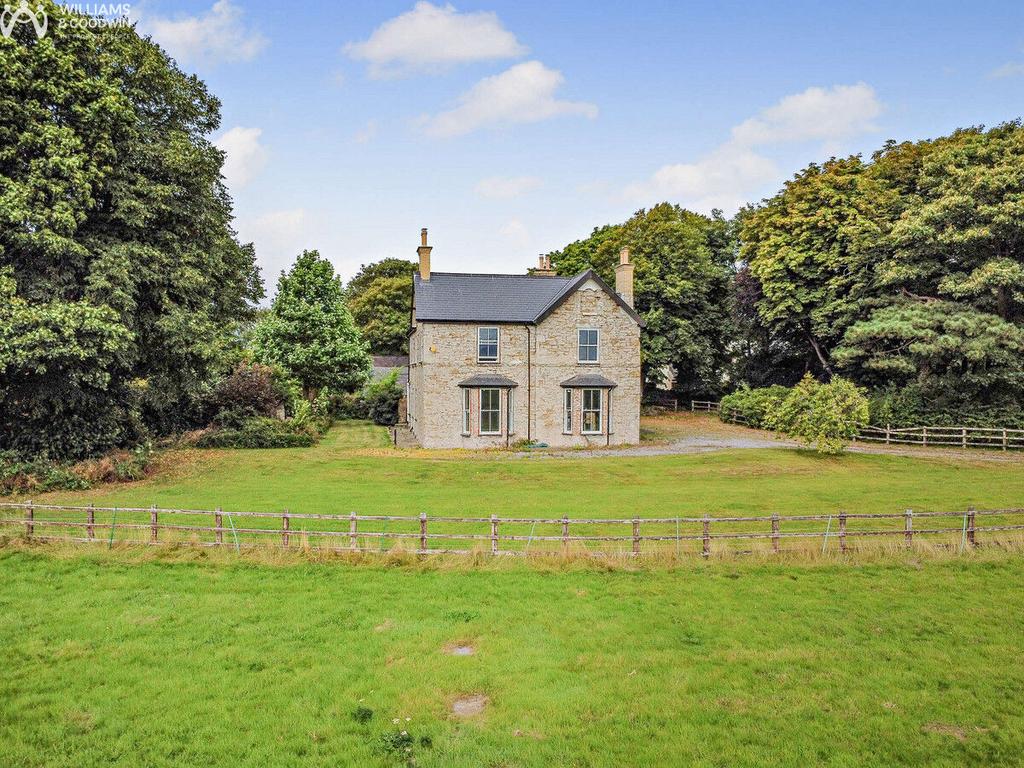 A4080, Dwyran, Anglesey, LL61 4 bed detached house - £900,000