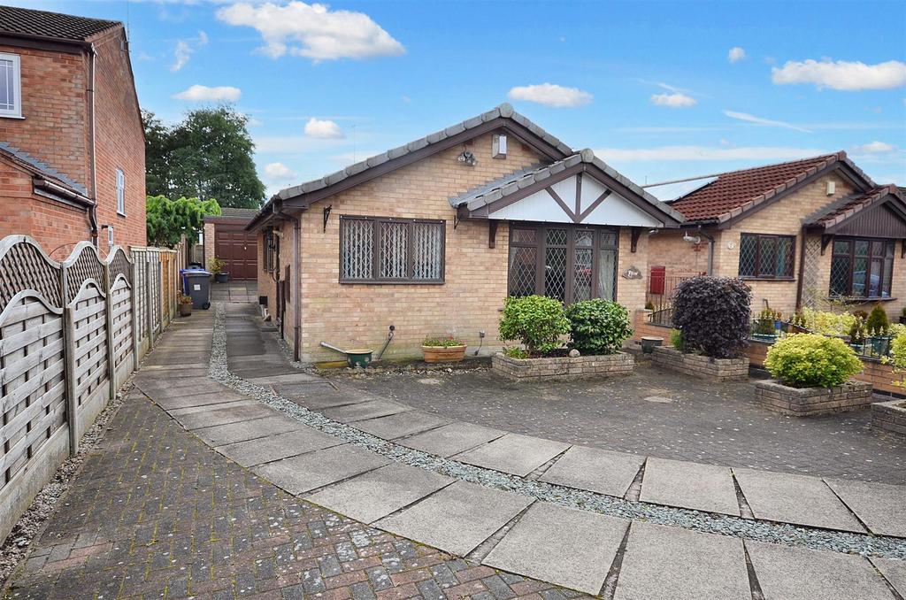 Bewcastle Grove, Meir Park 2 bed detached bungalow - £1,150 pcm (£265 pw)