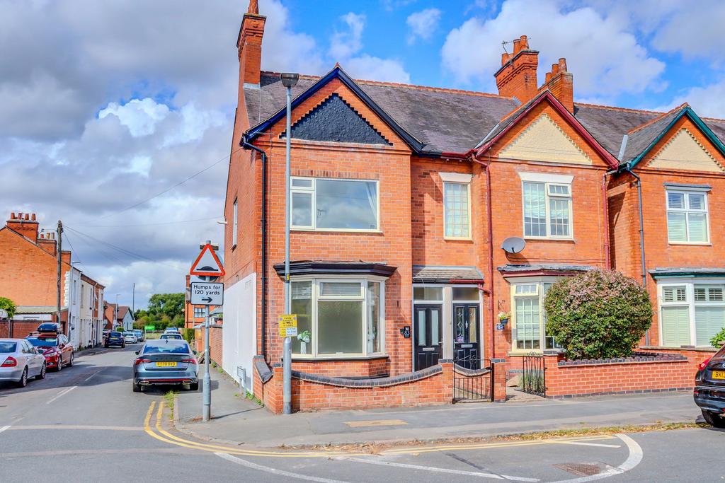 Broad Street, Syston, LE7 4 bed semi-detached house - £385,000