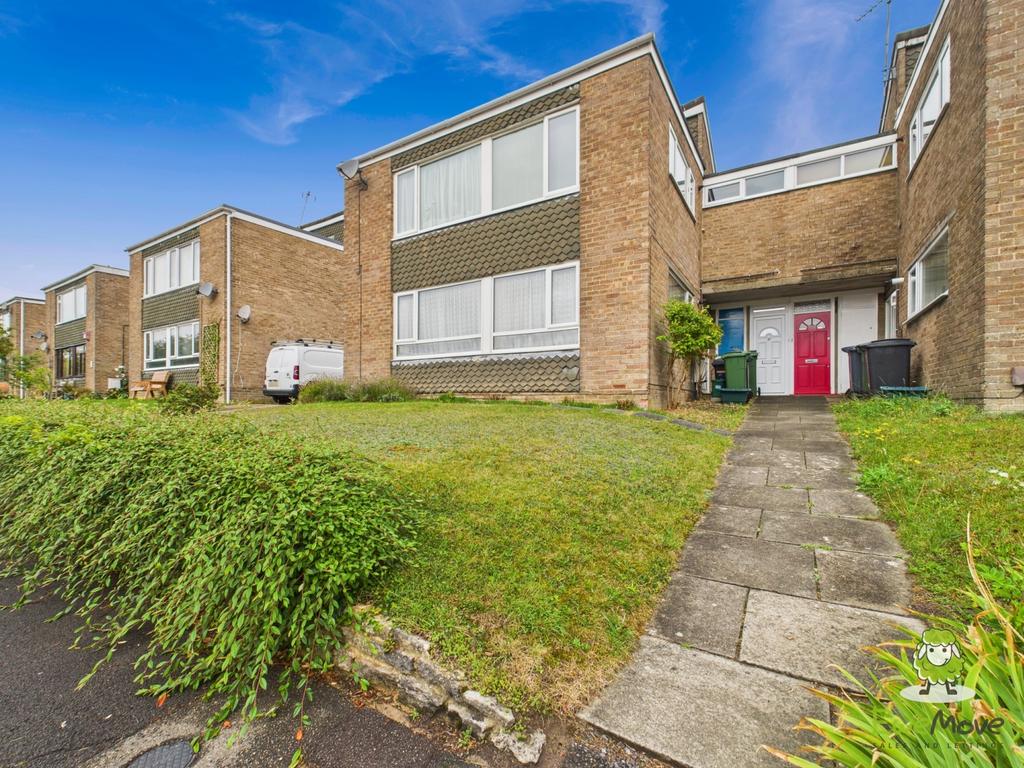 Hailstone Road, Basingstoke... 2 bed maisonette - £1,250 pcm (£288 pw)