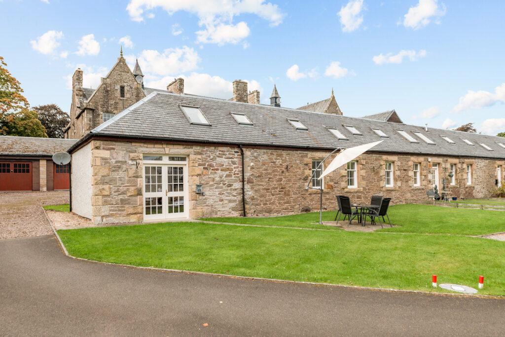 Strathearn House, Auchterarder PH3 3 bed cottage for sale - £374,000