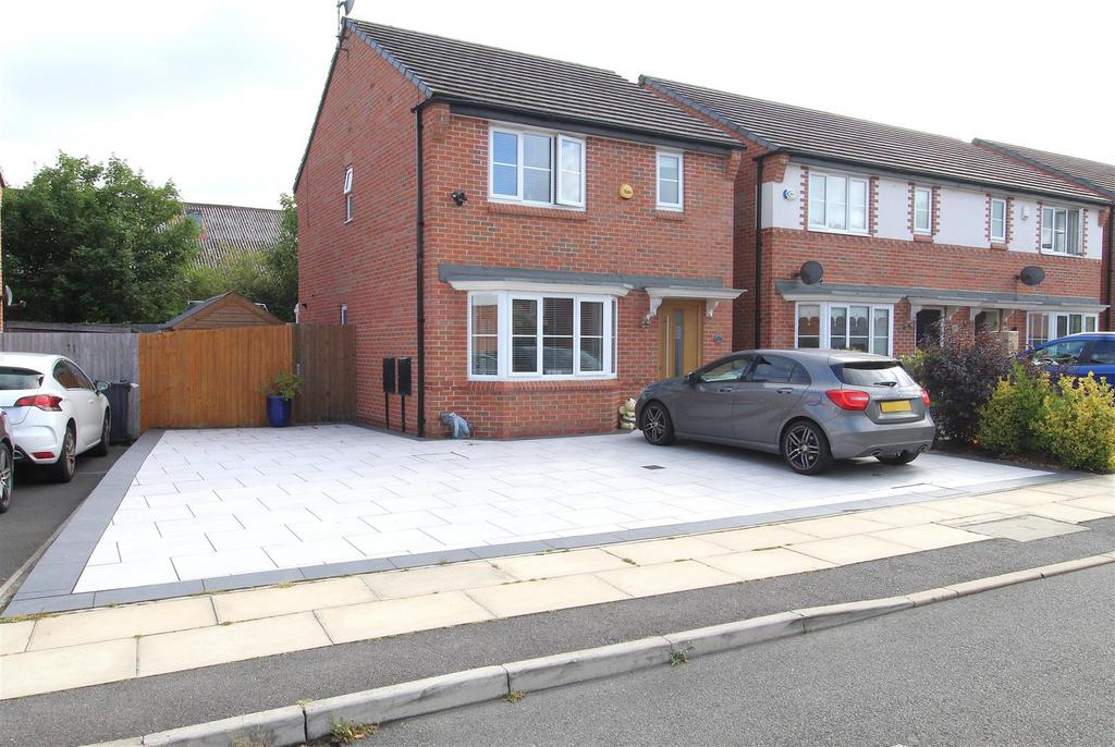 Longridge Drive, Bootle L30 3 bed detached house for sale - £245,000