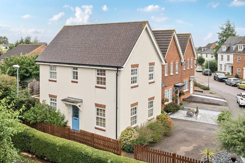 Coneygate, Meppershall, Shefford, SG17 3 bed semi-detached house for ...
