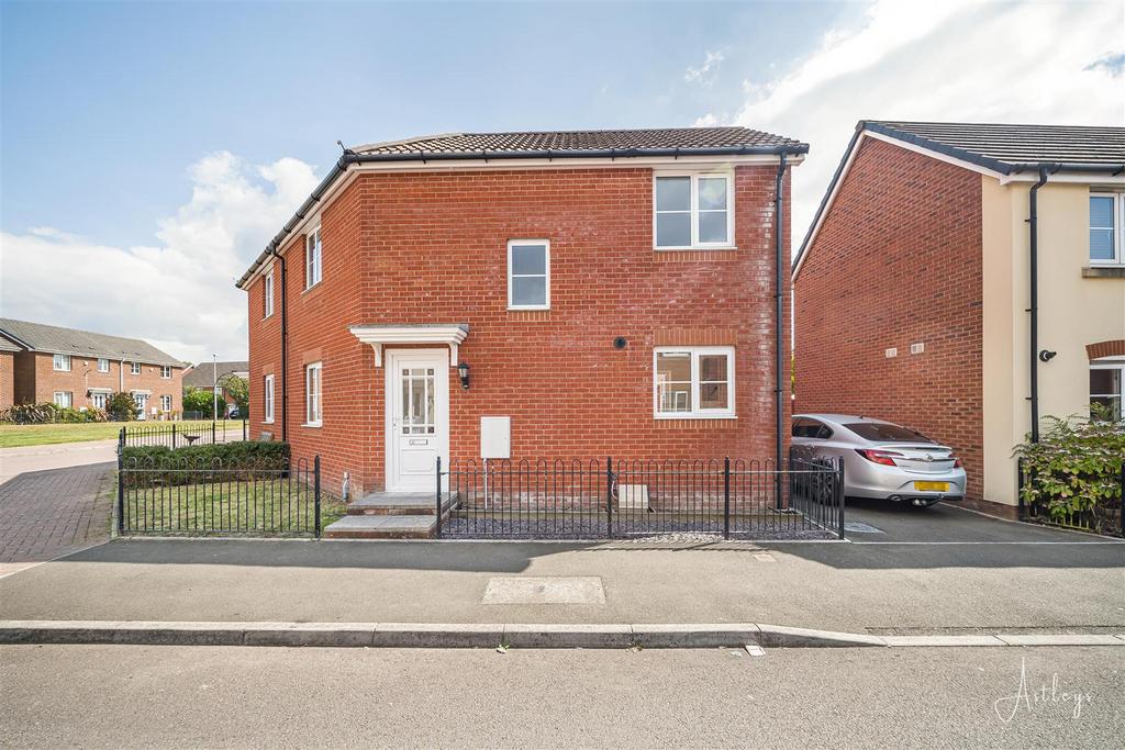 Ruston Road, Port Tennant, Swansea 2 bed semi-detached house - £170,000