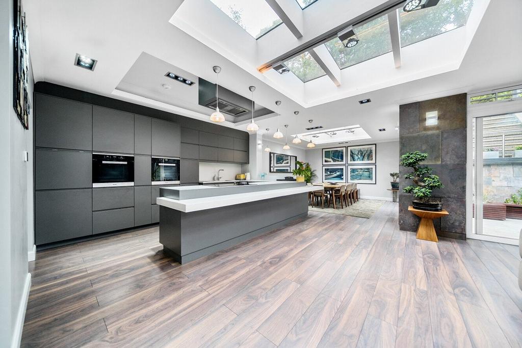 South Hill, Chislehurst, Kent, BR7 5 bed detached house for sale - £2,000,000