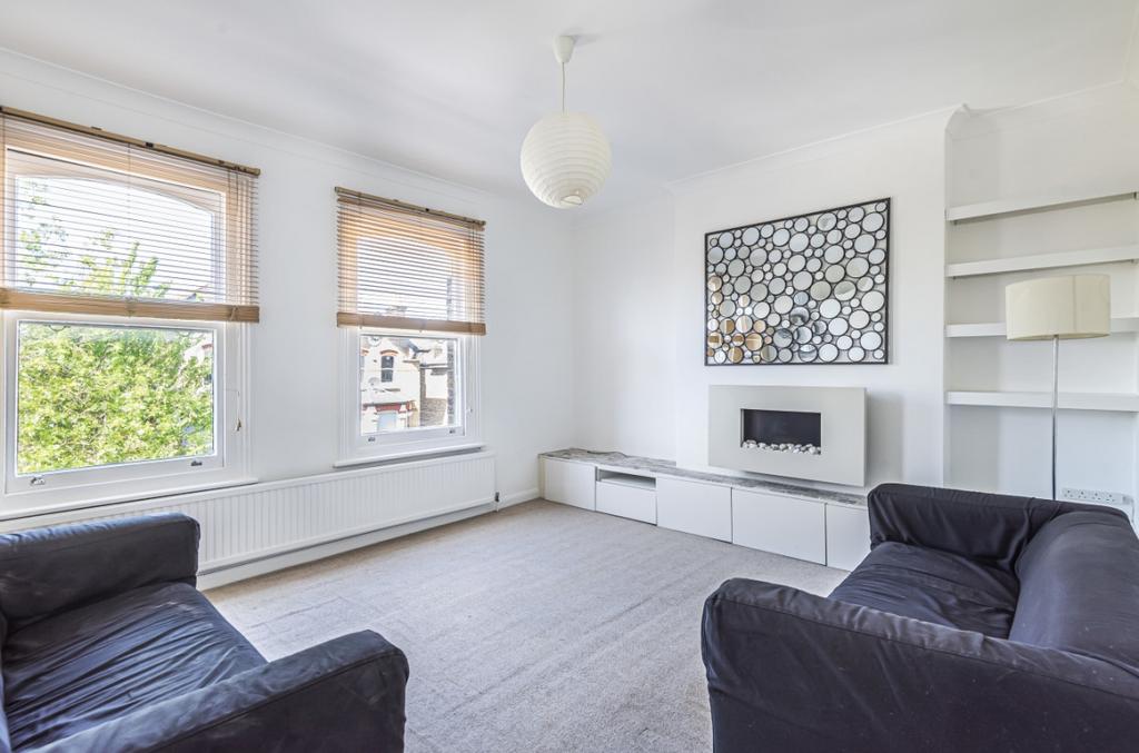 Montrell Road, Streatham Hill... 2 bed flat - £1,900 pcm (£438 pw)