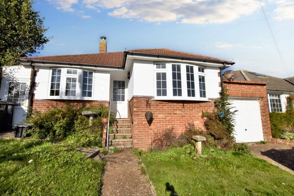 Westmeston Avenue, Saltdean, BN2 8AL 2 bed detached bungalow - £1,500 ...