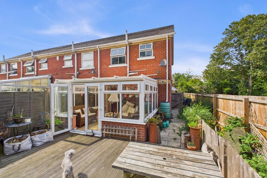 Maypole Green Road, Colchester 2 bed end of terrace house - £260,000