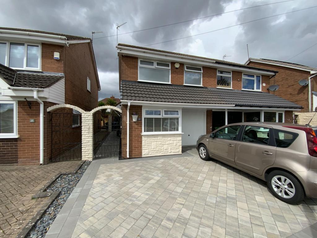 Angela Avenue, Rowley Regis B65 3 bed semi-detached house for sale - £ ...