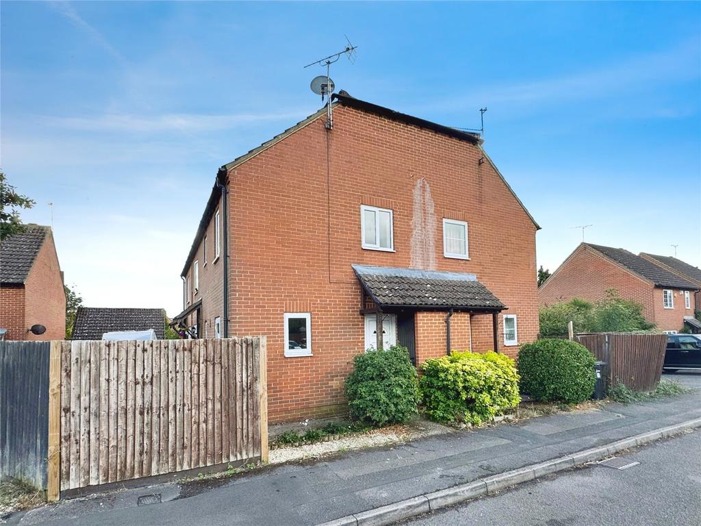 Faygate Way, Reading RG6 1 bed terraced house - £1,100 pcm (£254 pw)