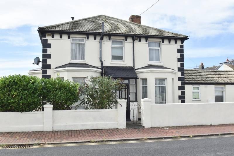 Beamsley Road, Eastbourne BN22 4 bed terraced house - £1,450 pcm (£335 pw)