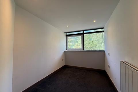 2 Bed Flats To Rent In Basingstoke | OnTheMarket