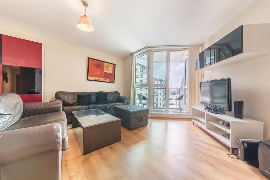 St. George Wharf, London SW8 2 bed apartment - £3,000 pcm (£692 pw)
