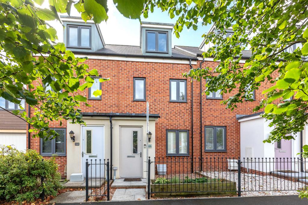 Lyde Green, Bristol BS16 3 bed terraced house - £350,000