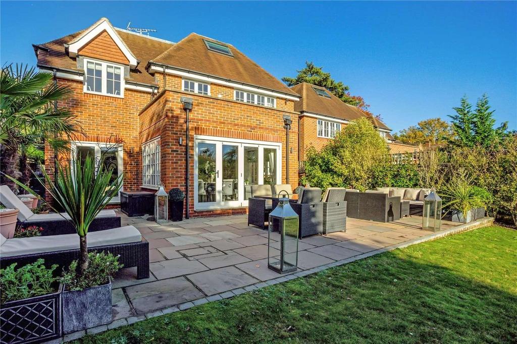 London Road, Windlesham, Surrey, GU20 5 bed detached house to rent - £ ...