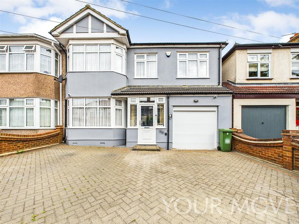 Laurel Crescent, Romford RM7 4 bed end of terrace house - £600,000