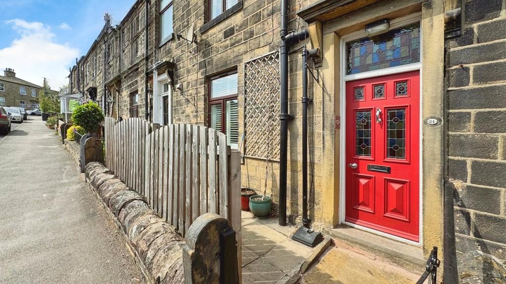 Clarke Street, Leeds LS28 2 bed terraced house for sale - £180,000