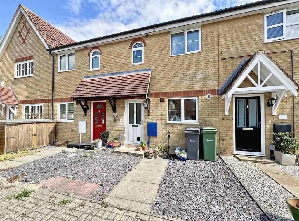 Ragley Close, Great Notley, Braintree 2 bed terraced house - £1,350 pcm ...