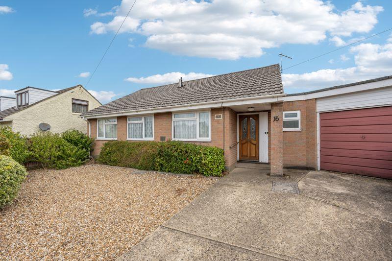 High Howe Lane, Bournemouth BH11 2 bed detached bungalow for sale - £ ...