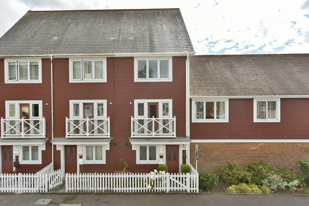 Poynder Drive, Snodland, Kent 3 bed townhouse for sale - £400,000