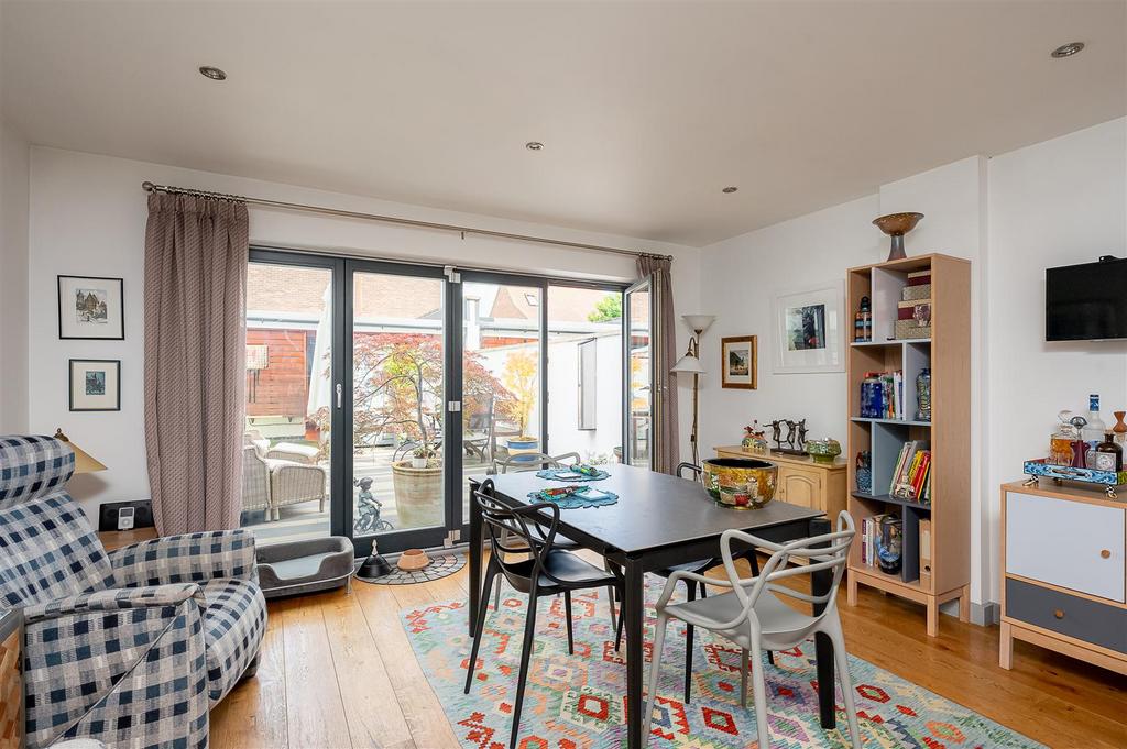 Mill Lane, Heworth, York YO31 7AA 4 bed townhouse - £595,000