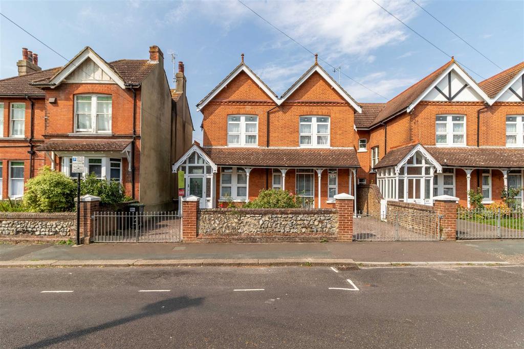 Salisbury Road, Worthing 4 bed detached house - £700,000