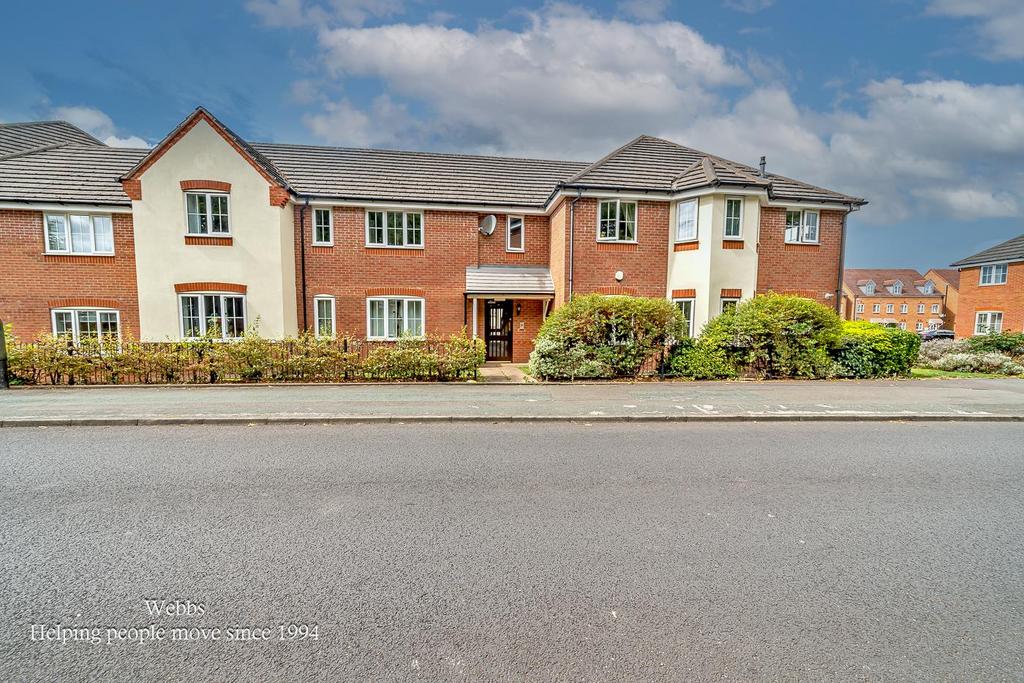 Bell Tower Close, Bloxwich, Walsall WS3 2 bed flat - £105,000