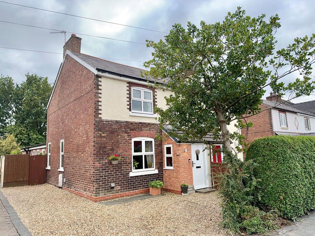 Fermor Road, Preston PR4 3 bed semi-detached house - £279,950