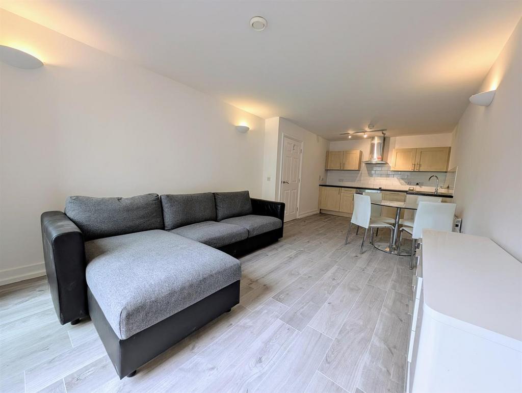 Moss Street, Liverpool 2 bed apartment - £1,000 pcm (£231 pw)