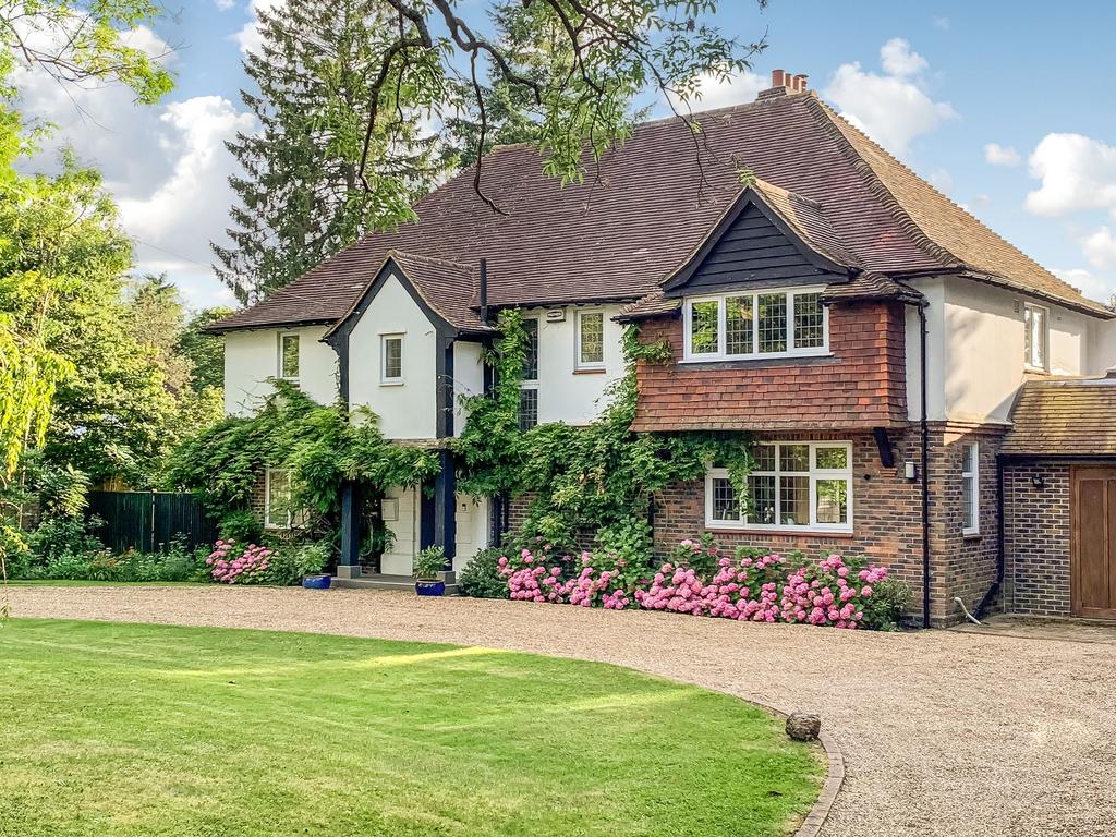High Drive, Woldingham, CR3 5 bed detached house - £1,900,000