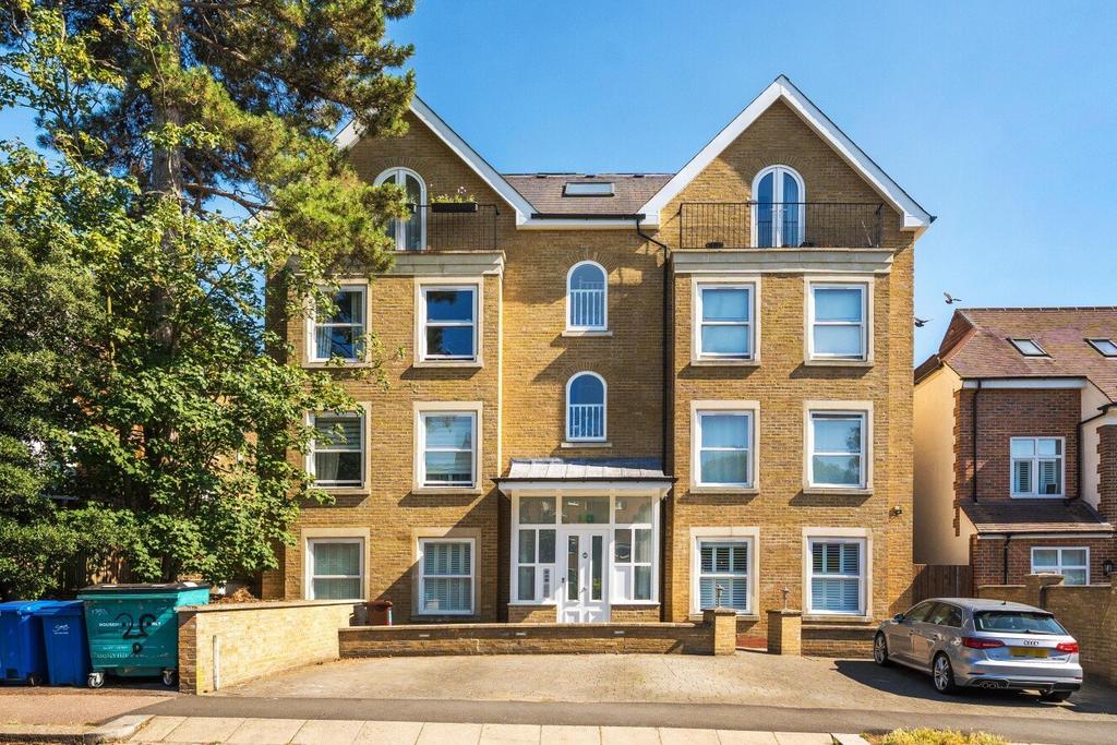 Upland Road, East Dulwich, London, SE22 2 bed flat - £625,000