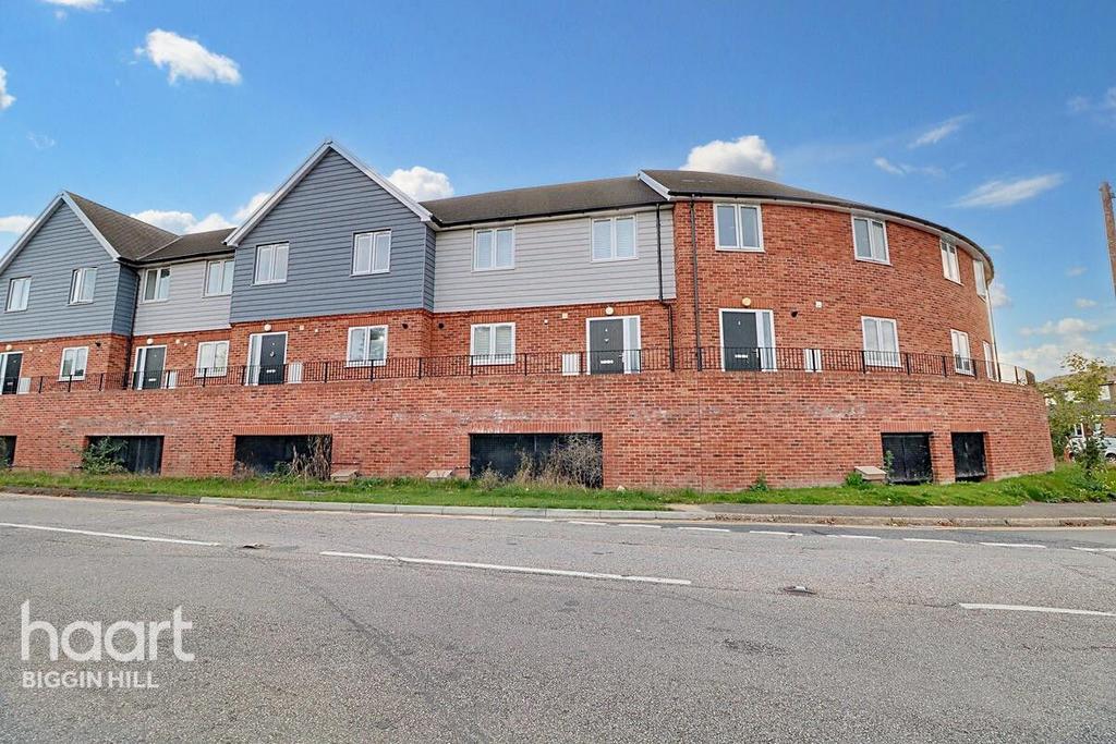 Branbridges Road, East Peckham 3 bed terraced house - £300,000