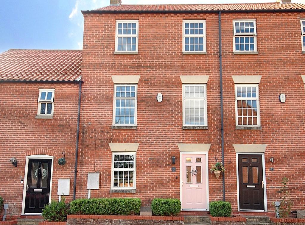 Bolle Road, Louth 3 bed terraced house - £230,000