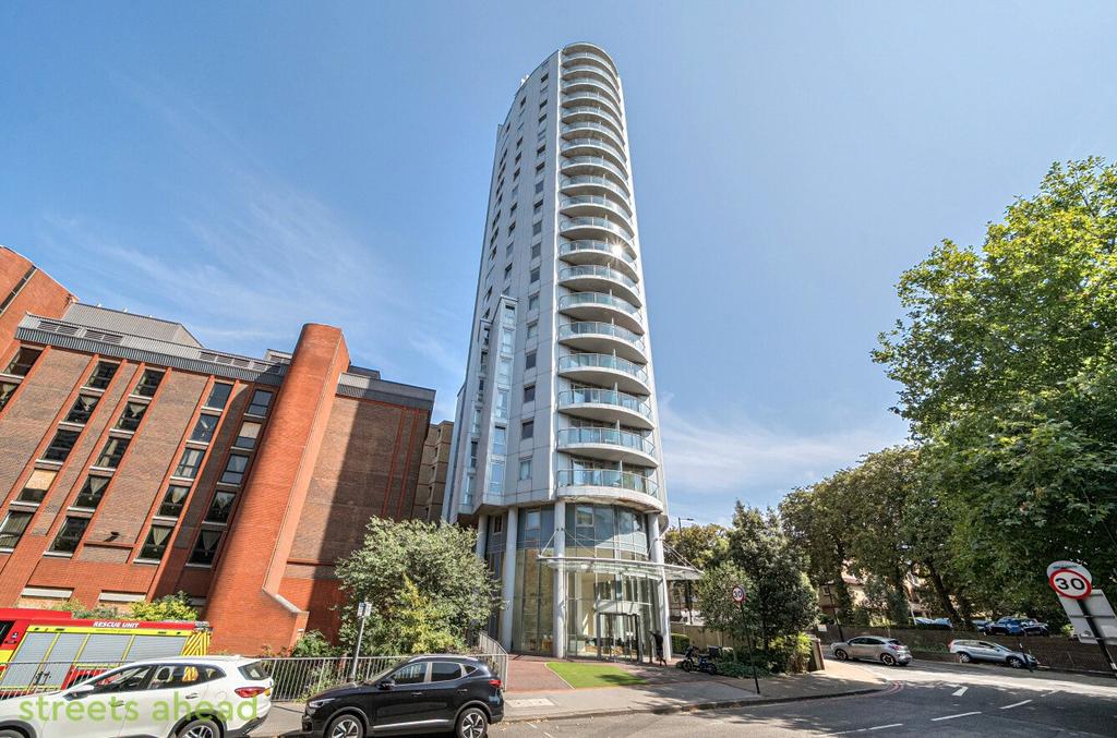 Altyre Road, Croydon, CR0 2 bed apartment - £1,850 pcm (£427 pw)