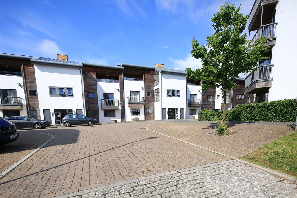 Endeavour Court, Plymouth PL1 2 bed flat - £150,000