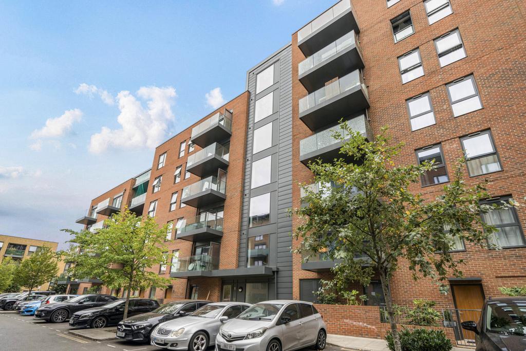Redwell House, Singapore Road, London 2 bed apartment for sale - £570,000