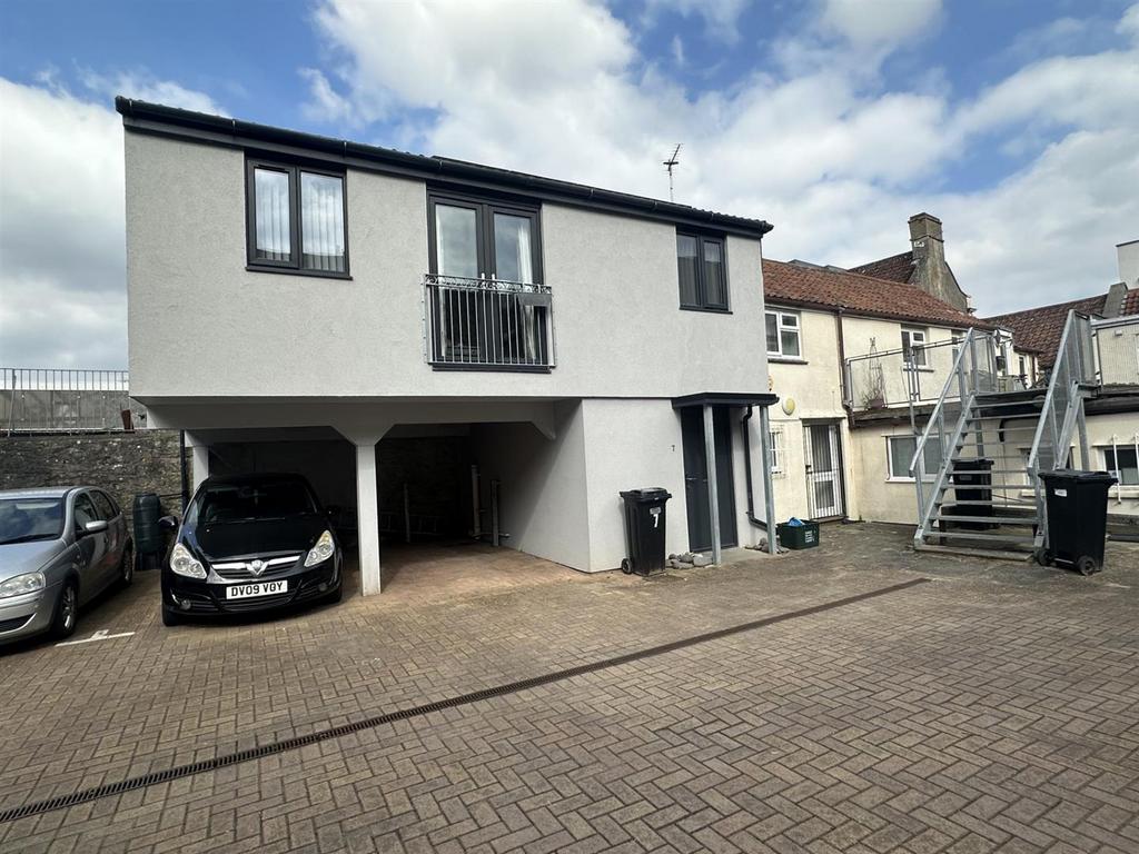 Carpenters Lane, Keynsham 1 bed coach house - £1,100 pcm (£254 pw)