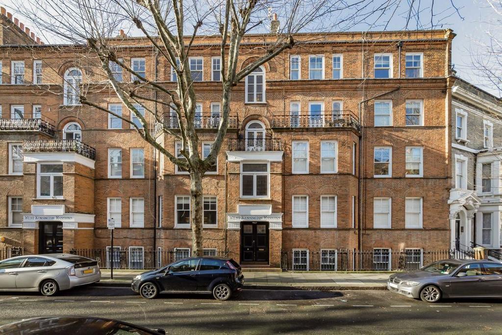 Beaumont Crescent, London W14 2 bed flat - £2,500 pcm (£577 pw)
