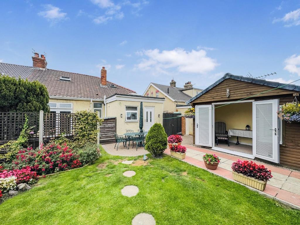 Station Lane, Seaton Carew, Hartlepool 2 bed semi-detached bungalow - £ ...