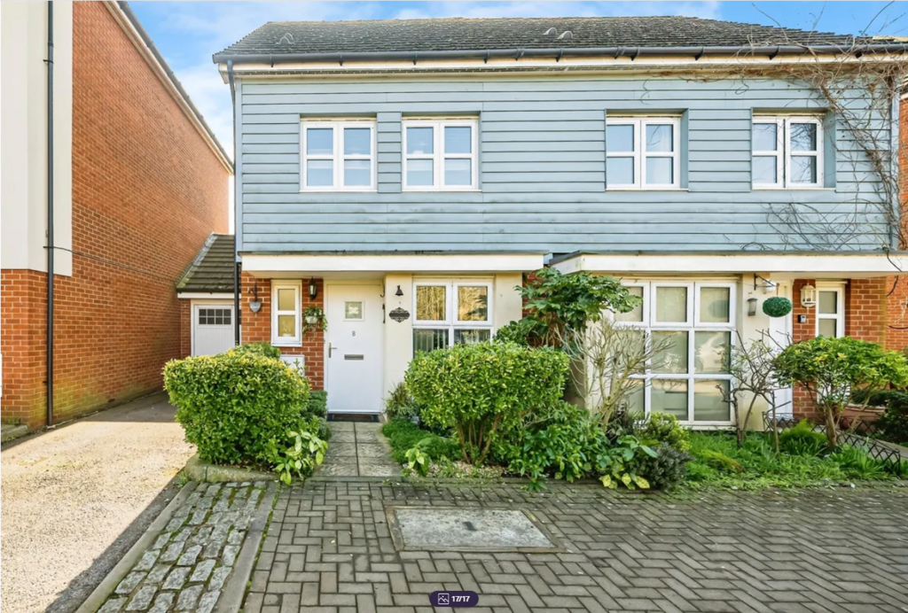 Graylands Close, Slough, Berkshire, SL1 2 bed semi-detached house for ...