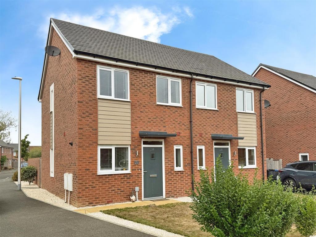 Regan Avenue, Meon Vale... 2 bed semi-detached house for sale - £250,000