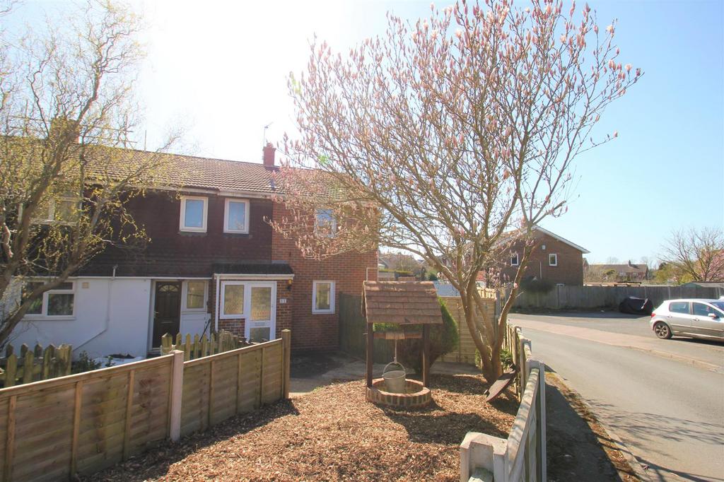 Gullands, Maidstone ME17 3 bed end of terrace house to rent - £1,450 ...