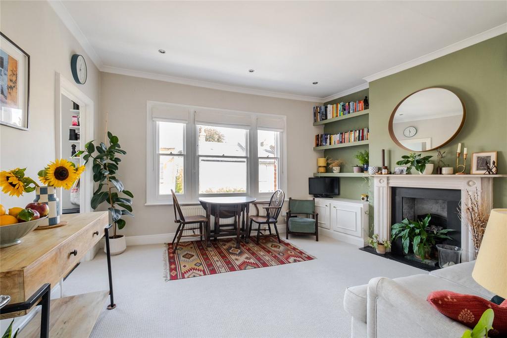 Wellfield Road, London SW16 2 bed apartment - £375,000