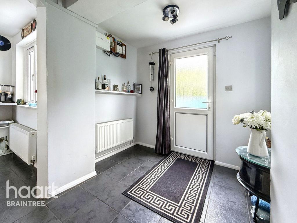 St Edmunds Croft, Dunmow 2 bed terraced house - £350,000
