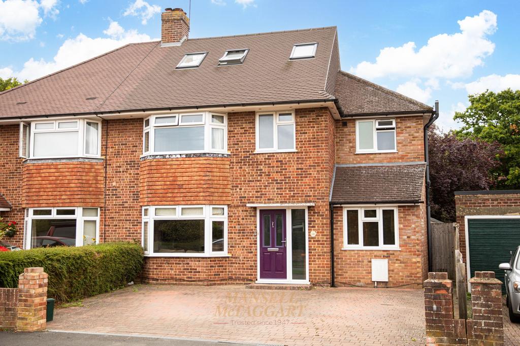 The Meadway, Horley RH6 7 bed semi-detached house for sale - £675,000